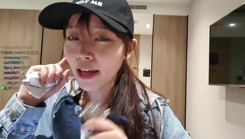 Namin娜珉 來台灣逛夜市遭坑殺 ？380髮夾賣到1260